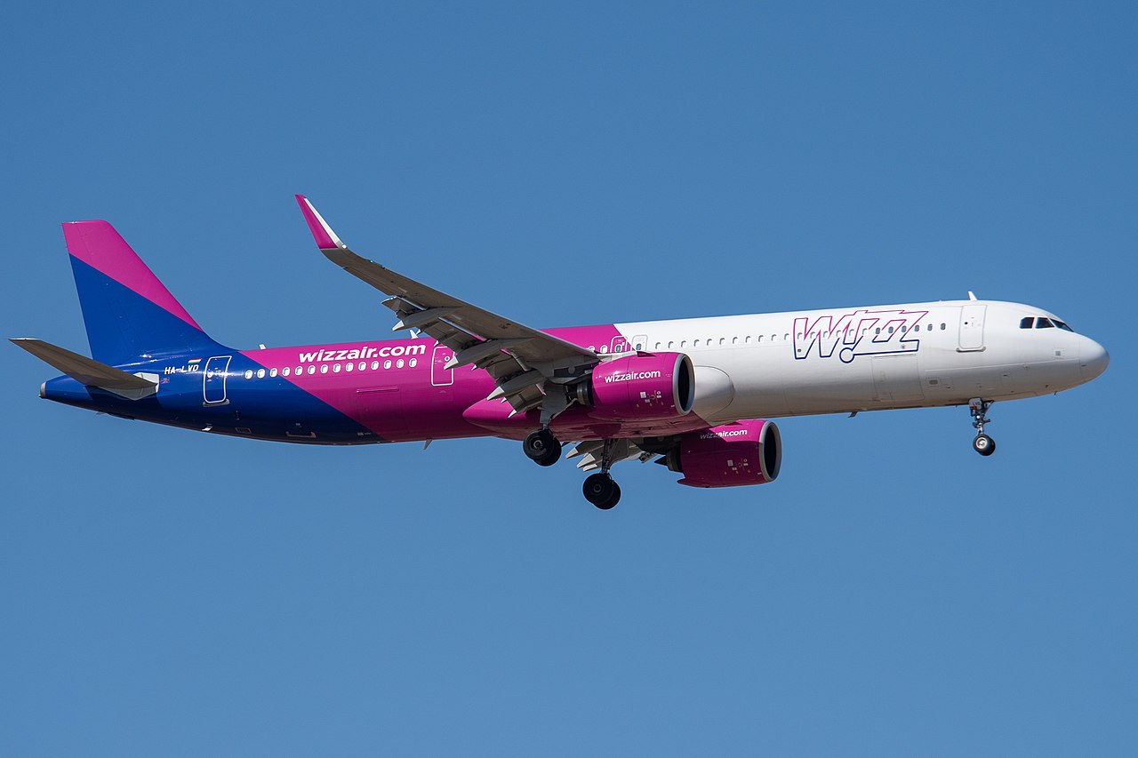 A Wizz Air fenntartható repülőgép-üzemanyagot tesztelt | Tudás.hu
